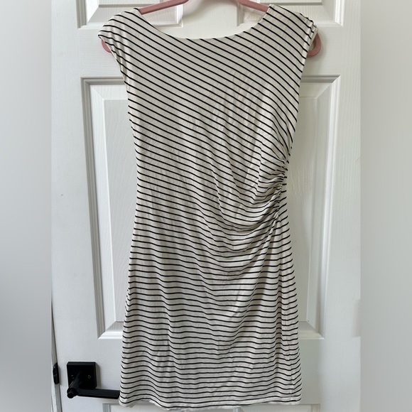 LOFT | Dresses | Loft Black And White Ruched Sheath Mini Dress | Poshmark